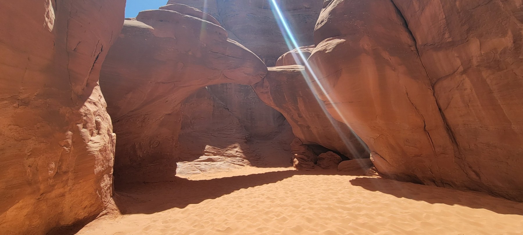 Arches: Sand Dune and Broken Arch - Fat Man Little Trail